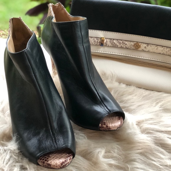 Ann Taylor | Shoes | Beautiful Ann Taylor Peeptoe Heels 9m | Poshmark